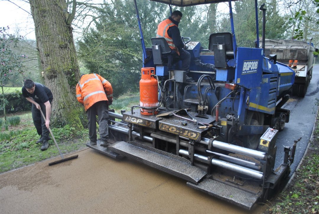 Machine Laying | Cotswold Surfacing